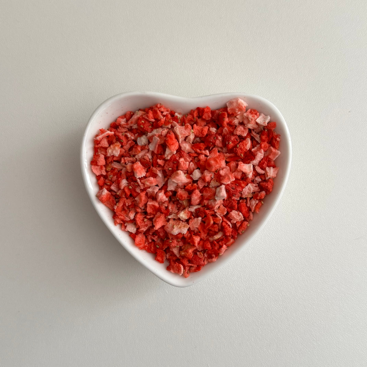 Freeze Dried Strawberry Nibbles – Darling Bun Shop